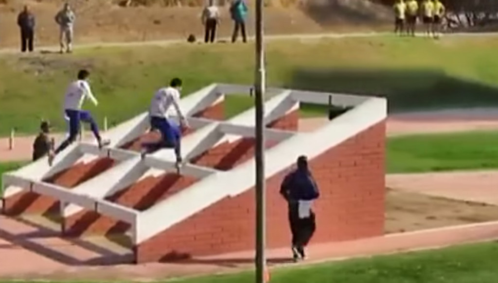 Super-fit soldiers completed obstacle course at jaw-dropping speed ...